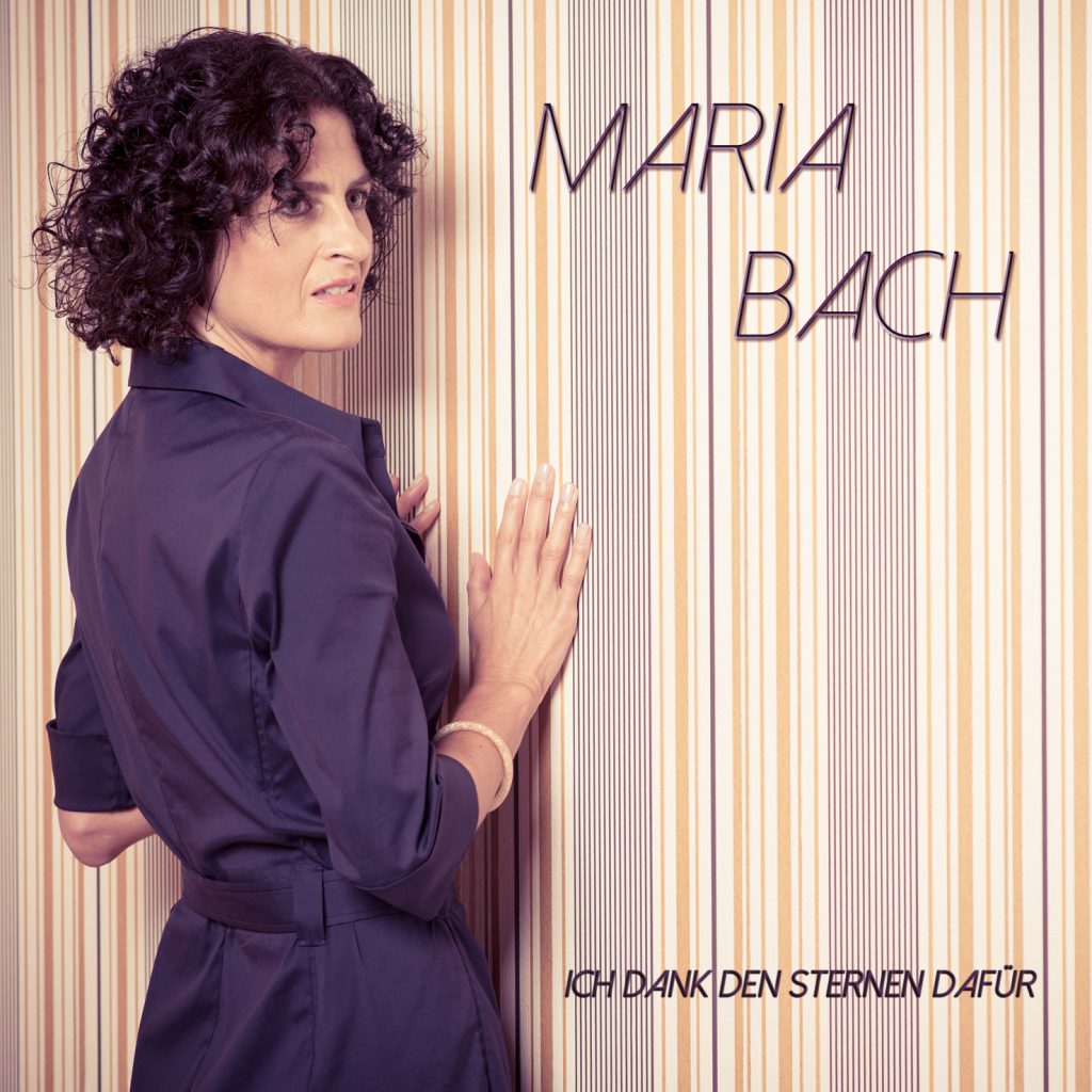 MARIA BACH Maria Bach stellt sich mit dem leicht mystisch angehauchten ...