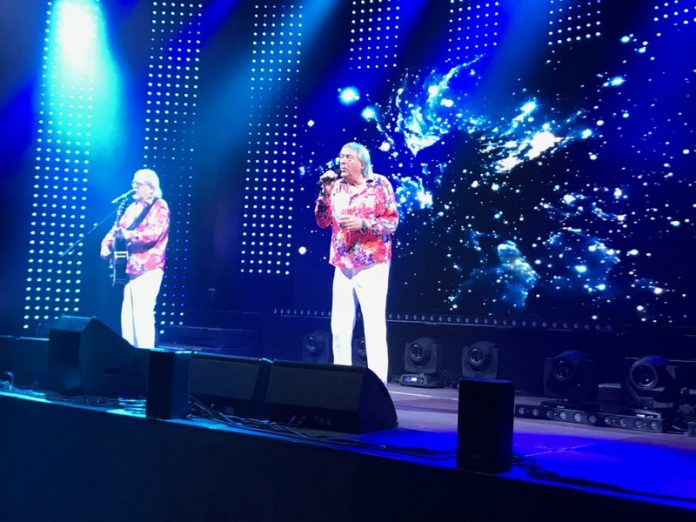 AMIGOSNeue Bühne für die Amigos und ihre "Gold" Tour! – Smago