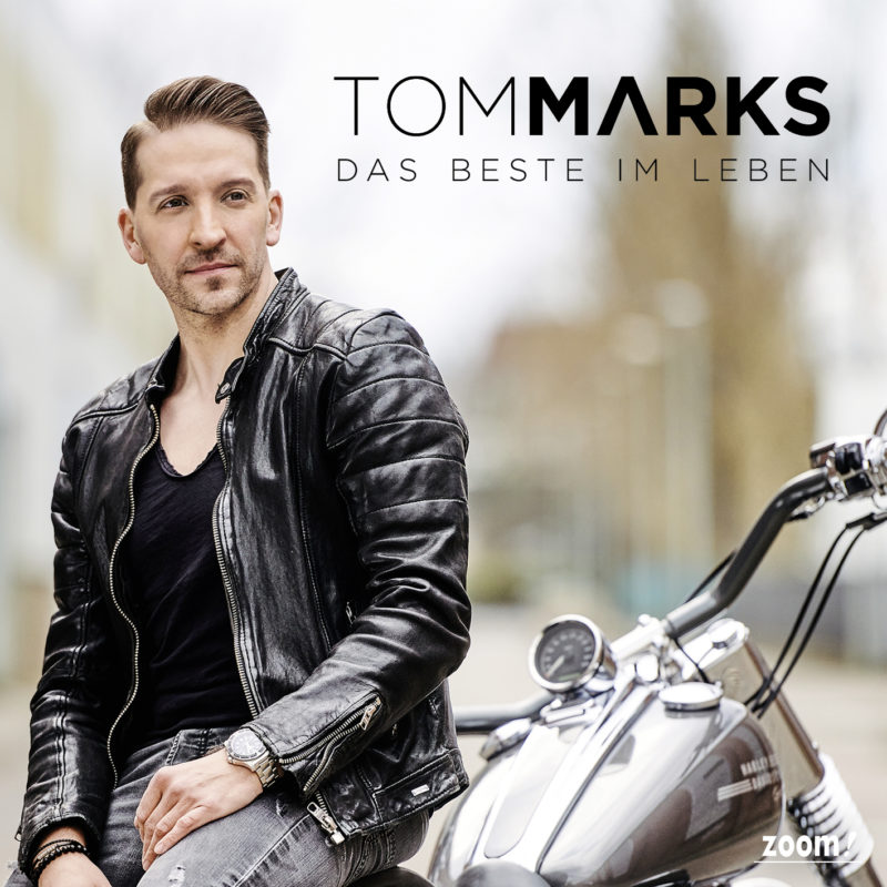 TOM MARKS Mit „Das Beste im Leben“ reaktiviert er seine Solo-Karriere! – Smago