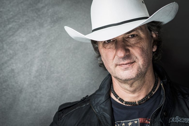 MARK BENDER Mark Bender freut sich über die Nominierung für den ...