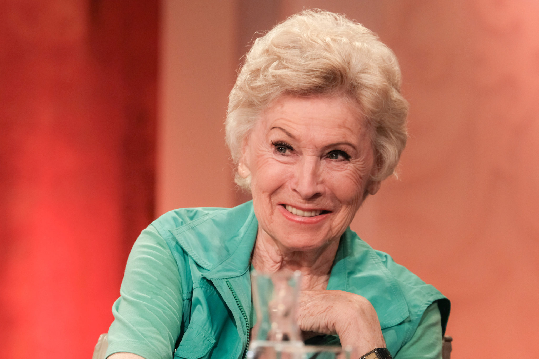 WALTRAUD HAAS Am 09.05.2022 wird die legendäre „Rössl“-Wirtin 95 Jahre ...