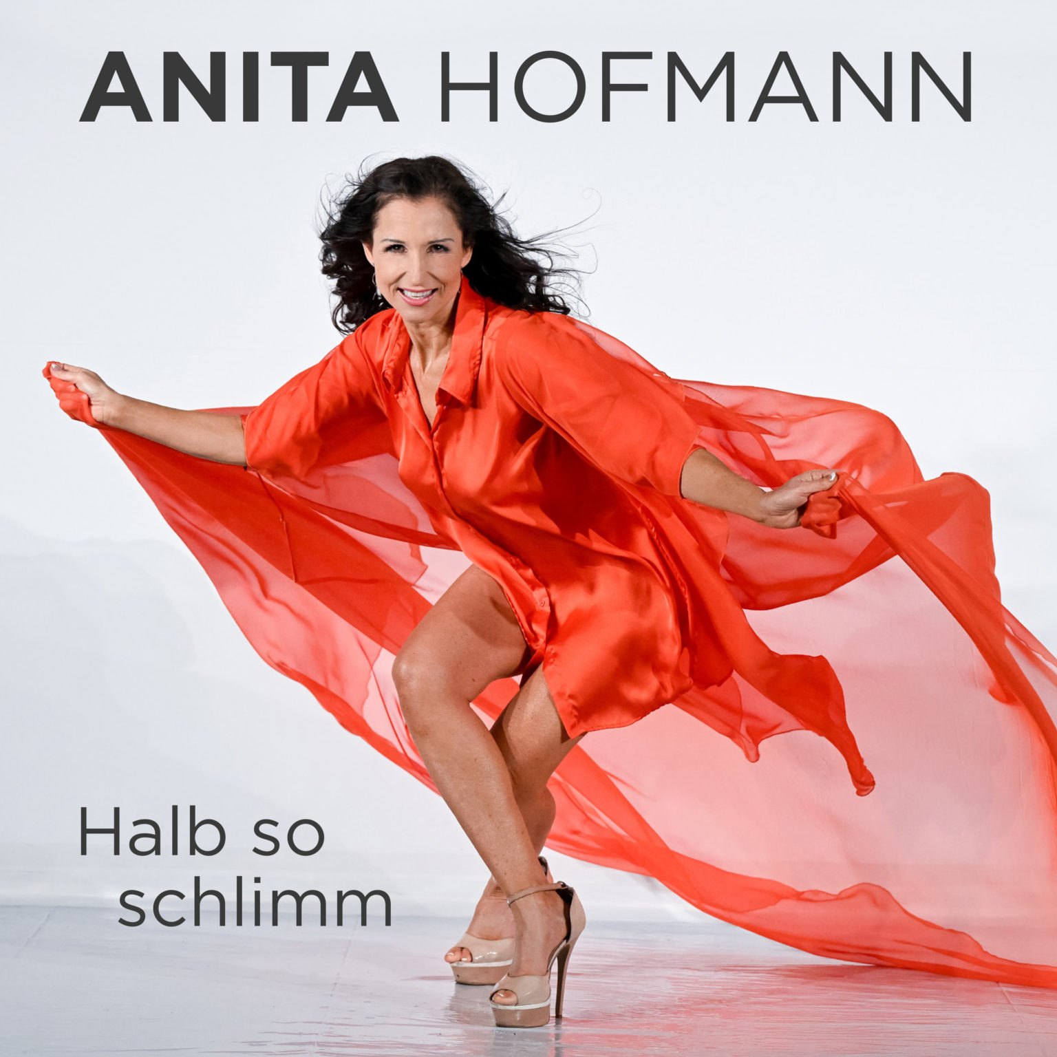 ANITA HOFMANN Ihre erste Single als Solo-Künstlerin ist NICHT „Halb so ...