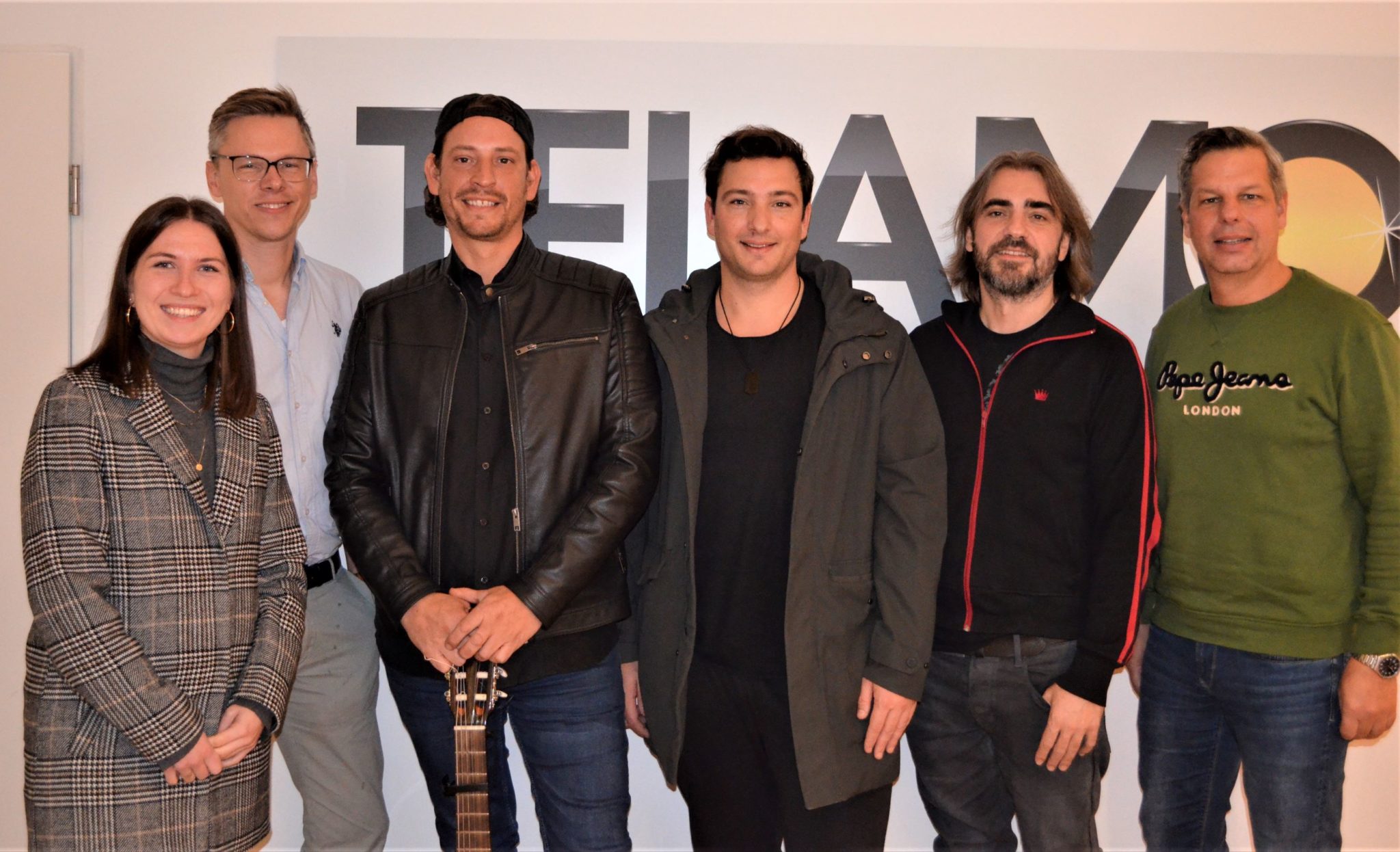 DANIEL MUNOZ Daniel Munoz veröffentlicht sein Debüt-Album „Nie mehr ...