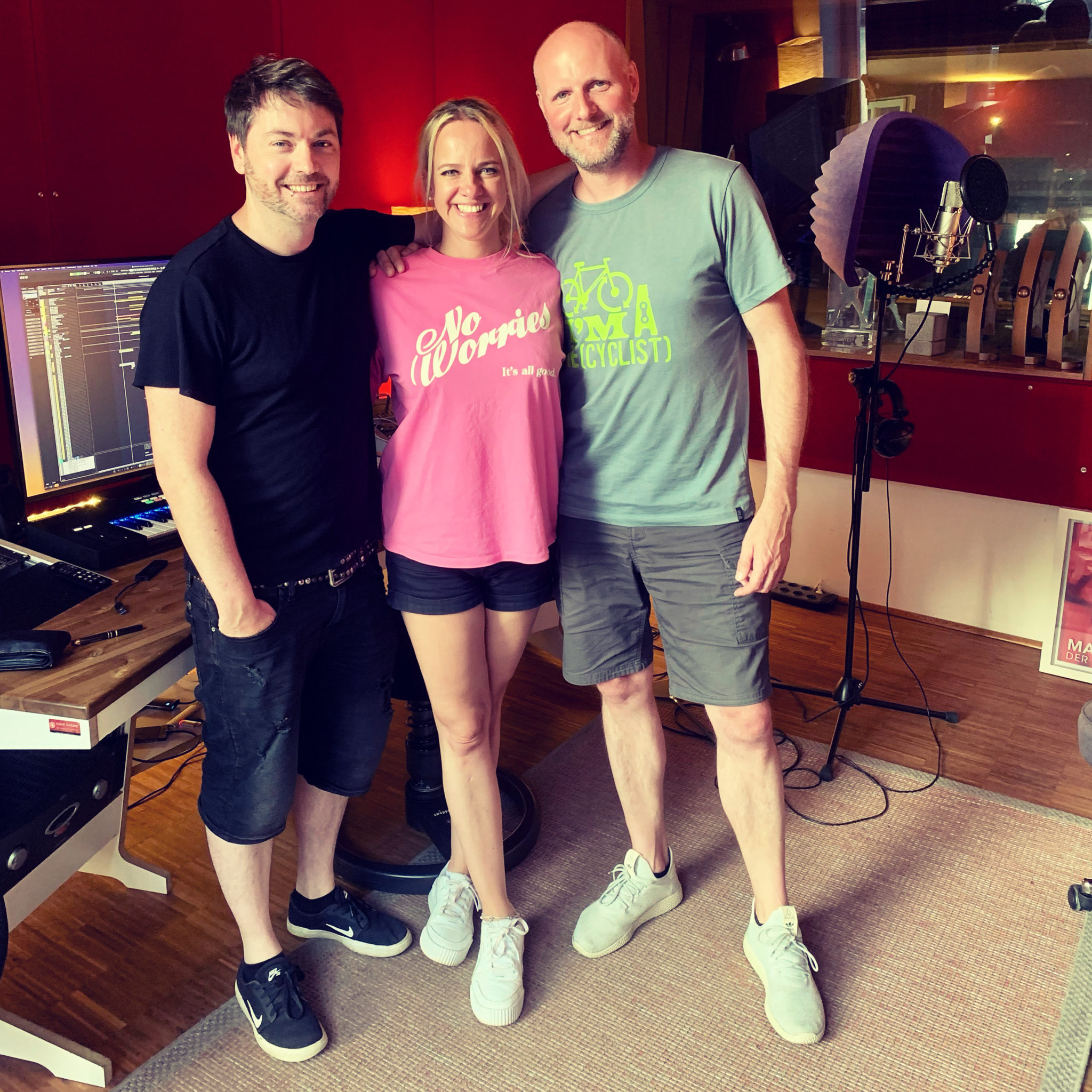 PETRA WILLIAMS Petra Williams veröffentlicht Fußballhymne „Unsere ELV ...