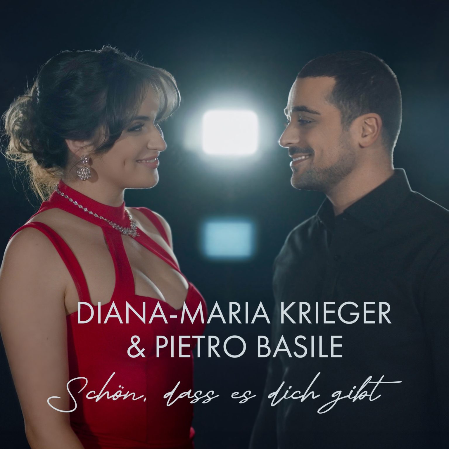 PIETRO BASILE Nach „Gianna“ geht er mit „Hey Macarena!“ an den Start ...