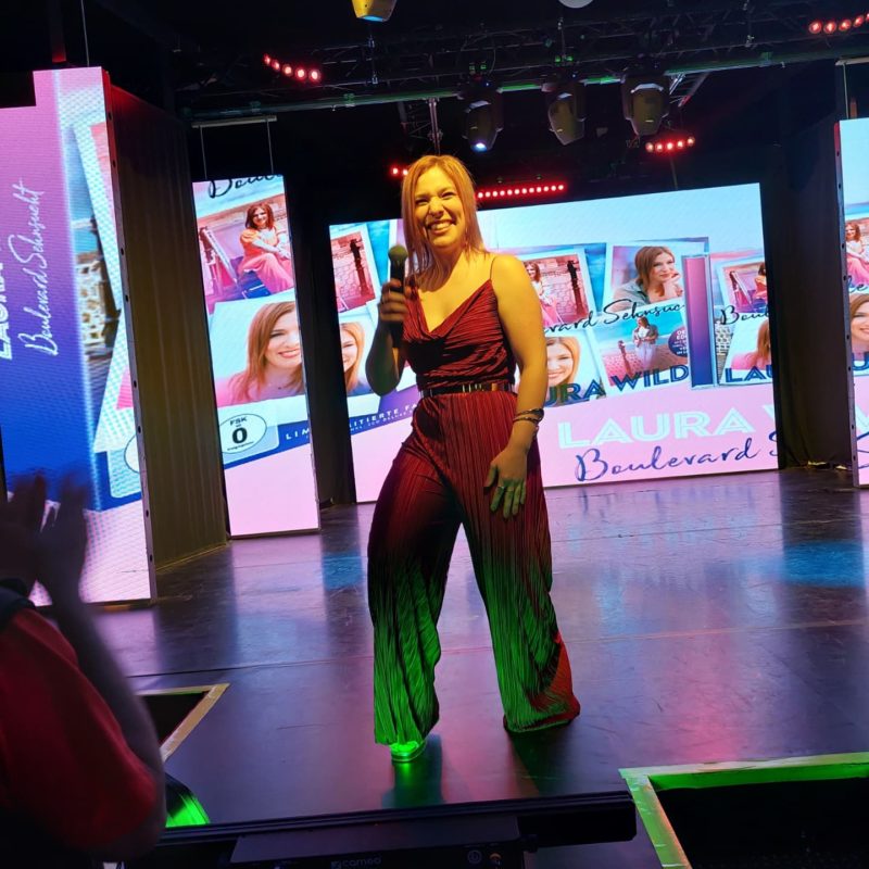 LAURA WILDE Starke „Kinopremiere“ ihres neuen Albums „Boulevard ...