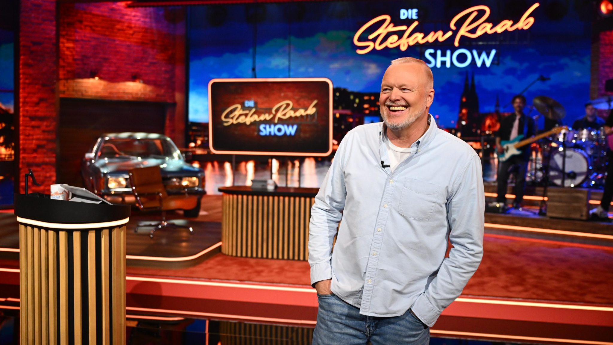 STEFAN RAAB Muskeln total! Stefan Raab präsentiert die stärkste Show ...