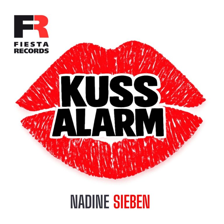 NADINE SIEBEN Nadine Sieben löst „Kussalarm“ aus! – Smago
